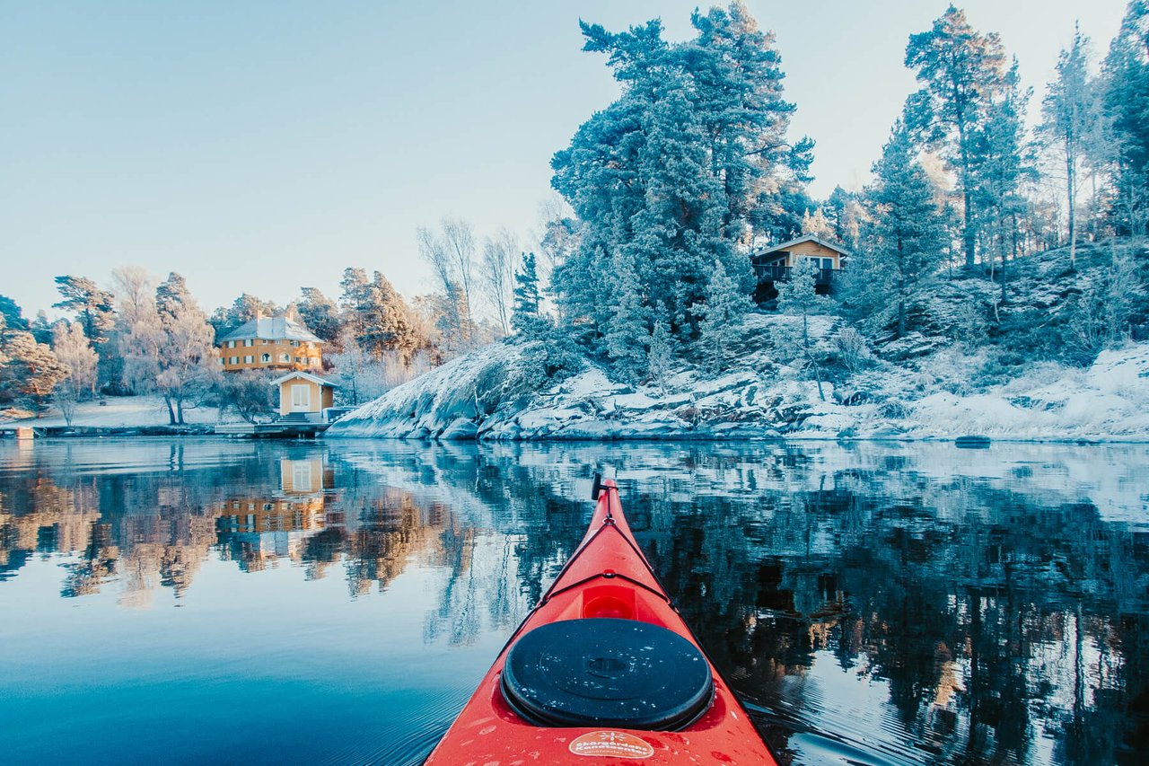 Stockholm Archipelago Winter Kayaking, Hot Sauna & Fika - Visit Stockholm